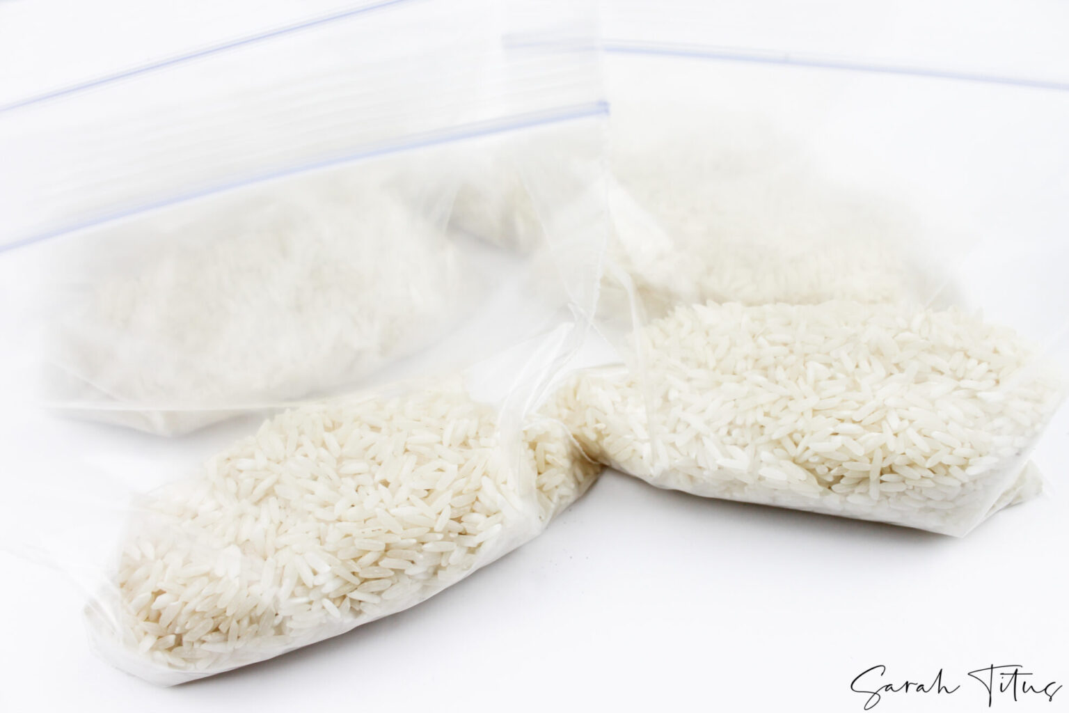 Super Easy Speckled Art Dying Eggs With Rice - Sarah Titus